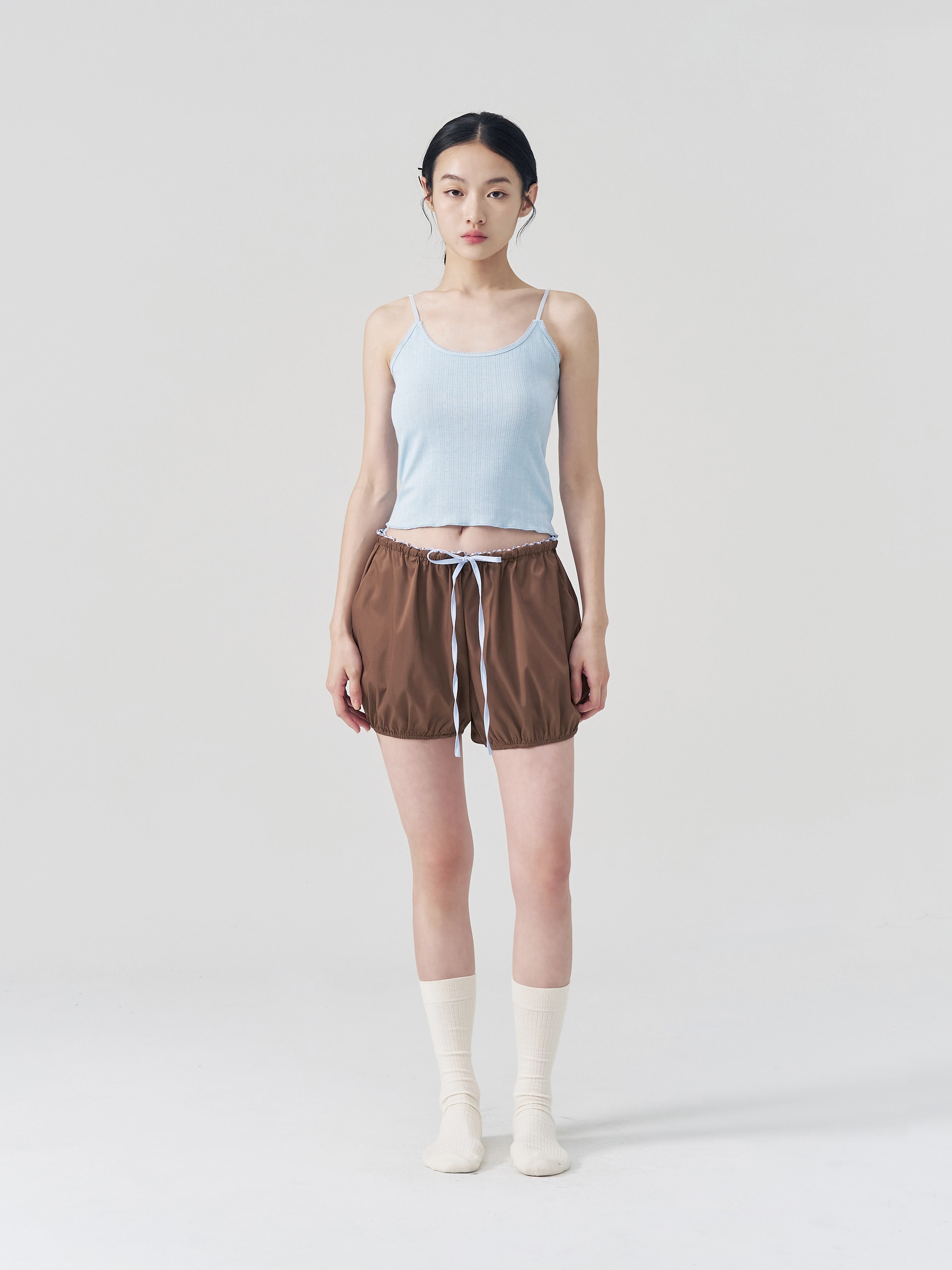 Vivid&Aden花邊背心 ｜ mouggan | 我們都有點不同