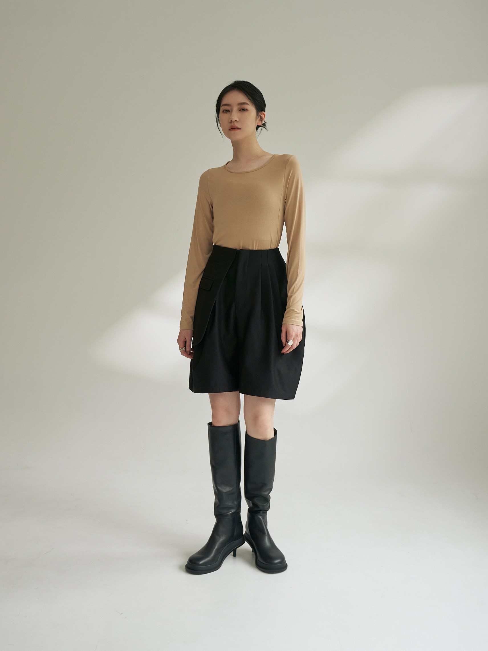 露背莫代爾長袖TEE ｜ mouggan | 我們都有點不同