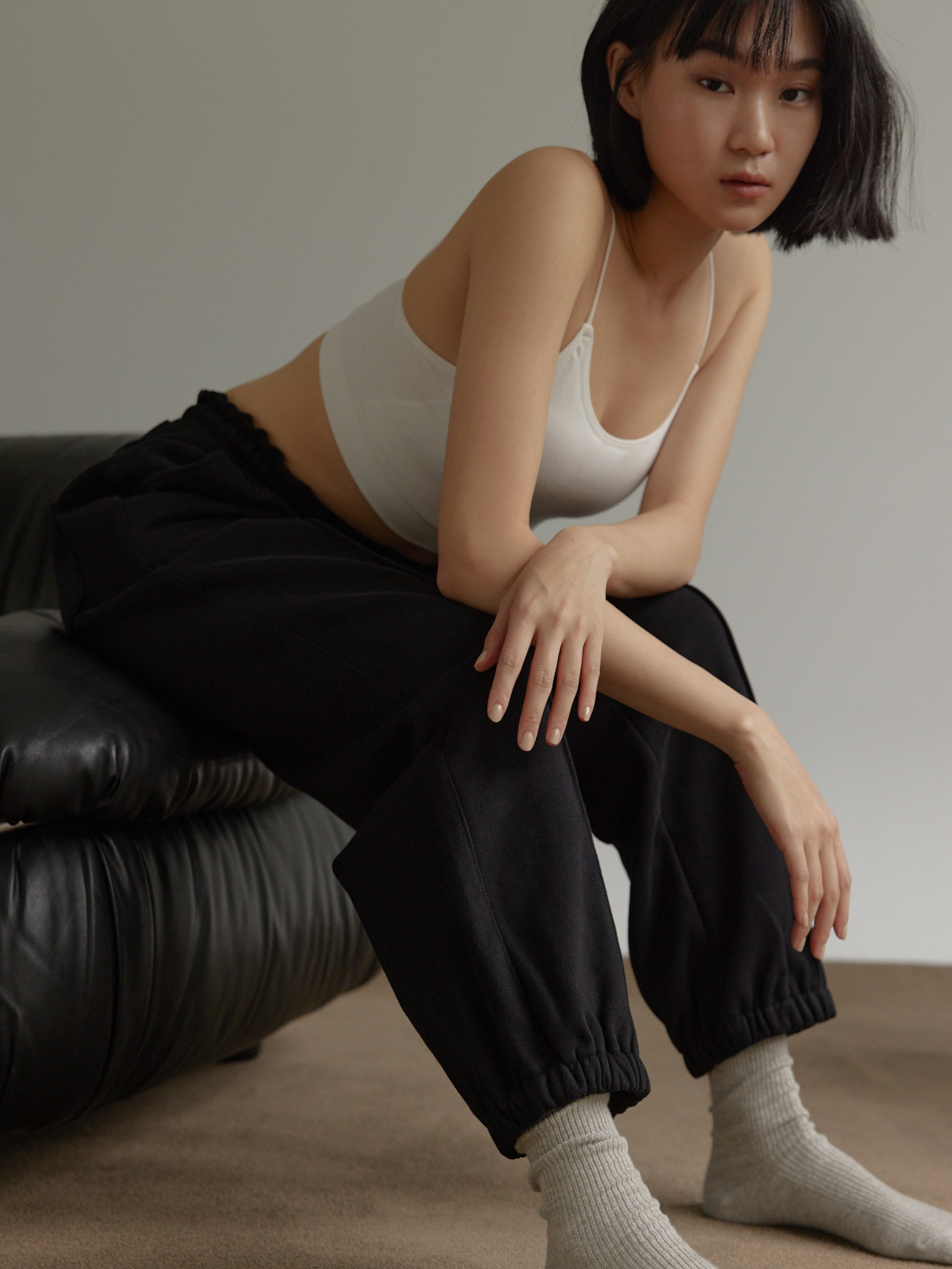 中性內刷毛縮口長褲 ｜ mouggan | 我們都有點不同