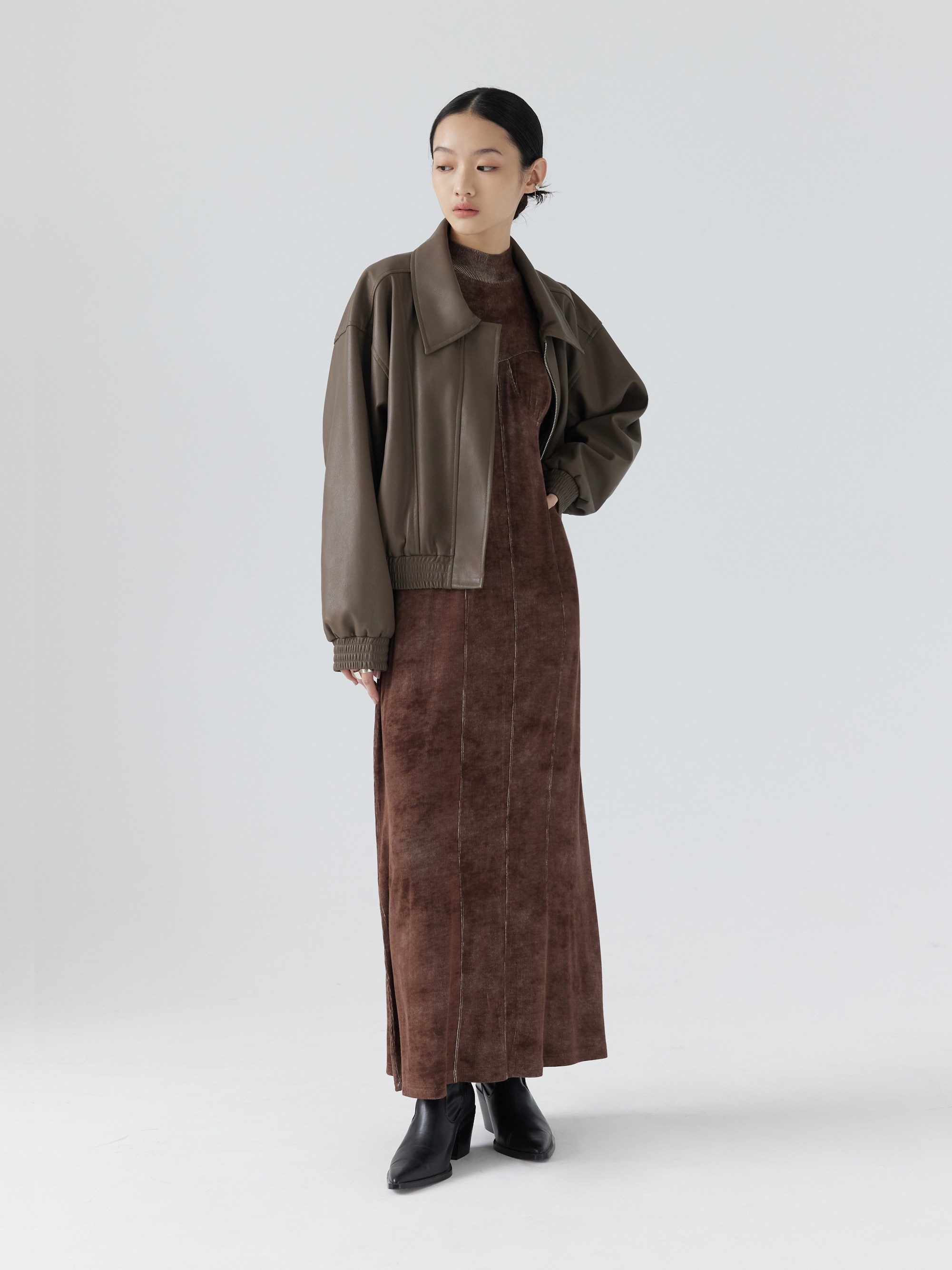 軟皮革短版夾克 ｜ mouggan | 我們都有點不同